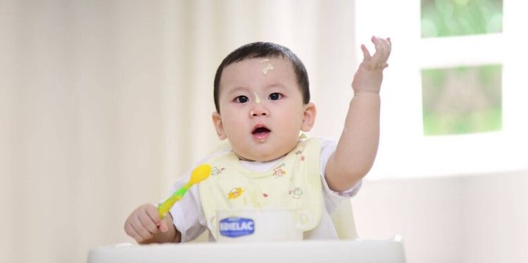 Tả em bé tập đi tập nói 1,2,4,5 tuổi lớp 5 ngắn gọn 8 điểm